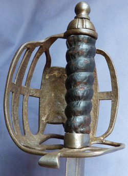 English C.1750 Heavy Cavalry Horseman Broadsword