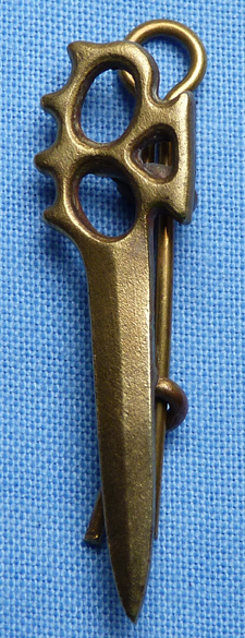 British WW2 50 Commando Dagger Knuckleduster Beret Badge